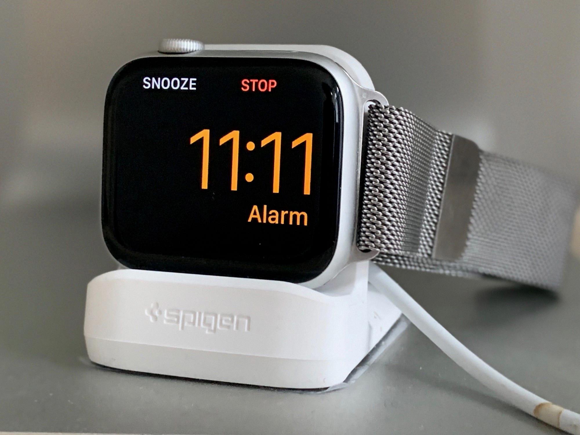 Apple Watch Nightstand Mode Explained - DeviceMAG