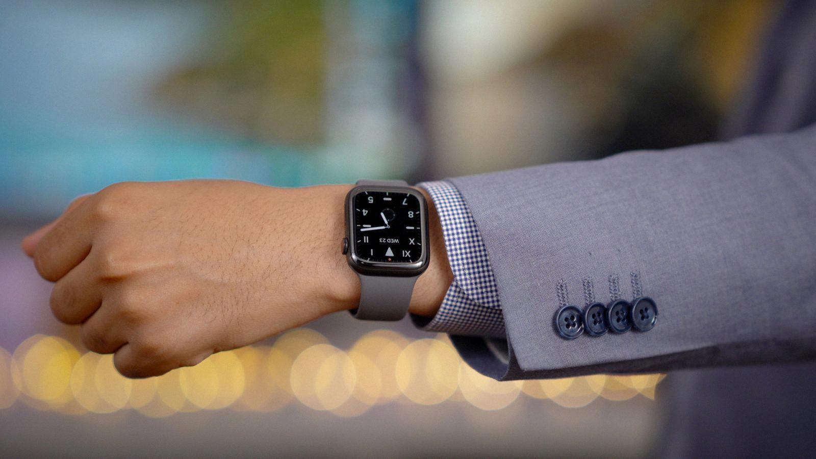 30 Facts About Apple Watch - Always On Display - DeviceMAG