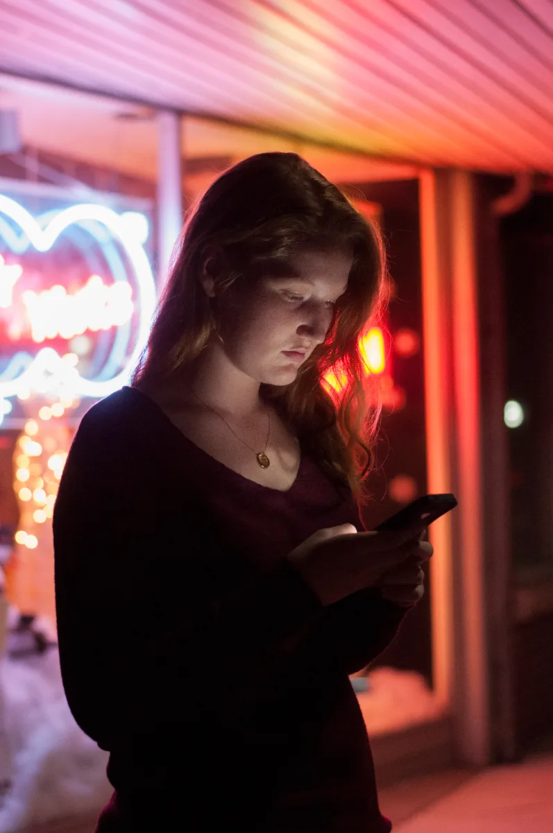 How To Turn Off Blue Light On IPhone DeviceMAG how-to-turn-off-blue-light-on-iphone-devicemag
