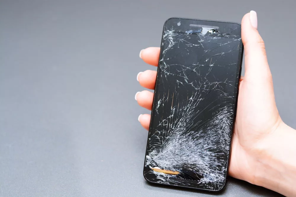 How to Fix Chipped or Cracked Phone Screen - DeviceMAG