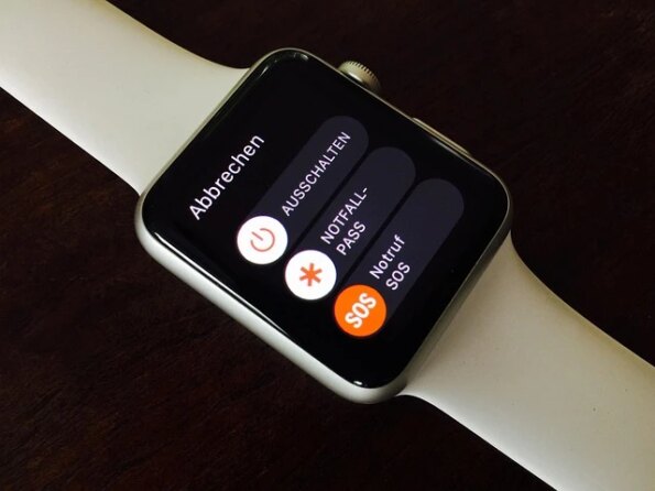 How Nightstand Mode Keeps Your Apple Watch Display Always On - DeviceMAG