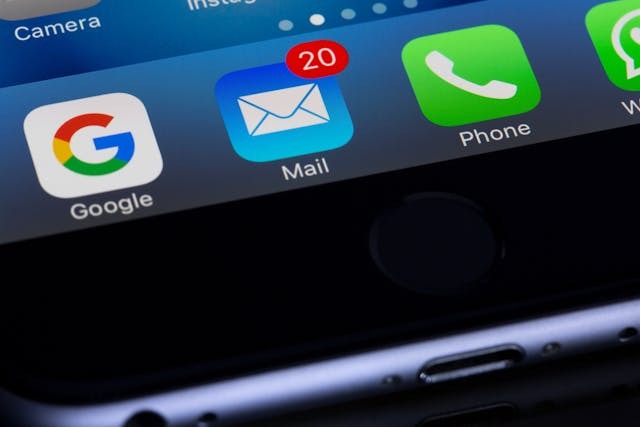 How To Sync Gmail With Your iPhone - DeviceMAG