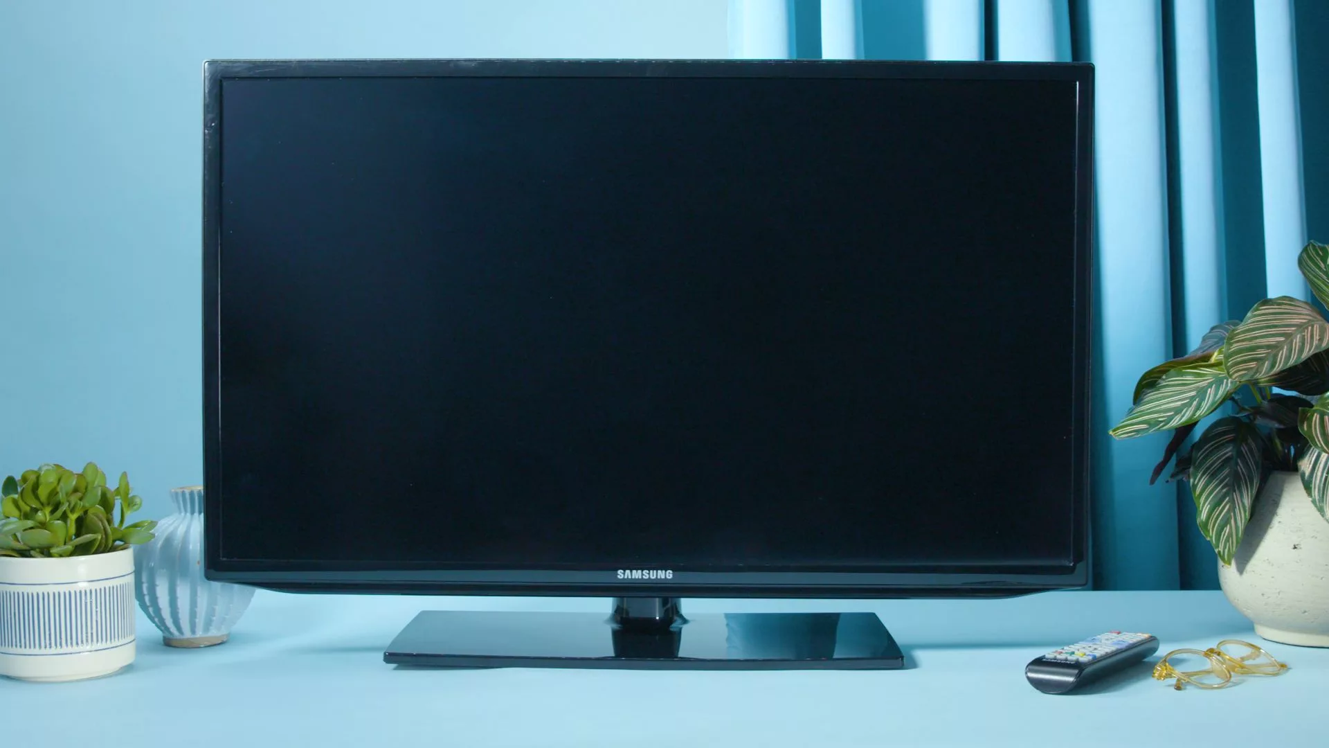 How to Connect to an Older TV Without HDMI Port? - DeviceMAG