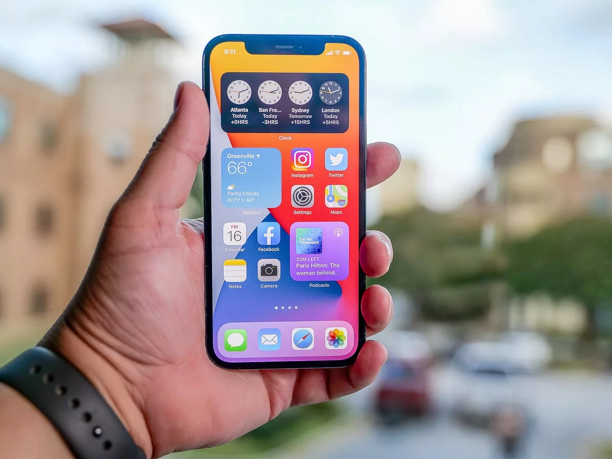 Should You Keep Bluetooth On or Off on Your iPhone? - DeviceMAG