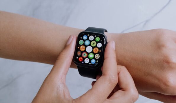 How to Use a Smartwatch Without a Phone? - DeviceMAG